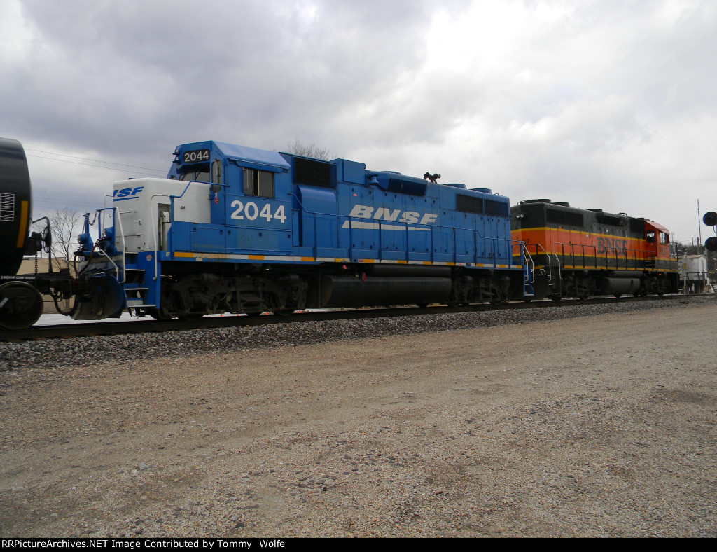 BNSF 2044